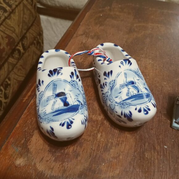 Delft | Accents | Collectable Novelty Handpainted Delft Blue Pair Of ...